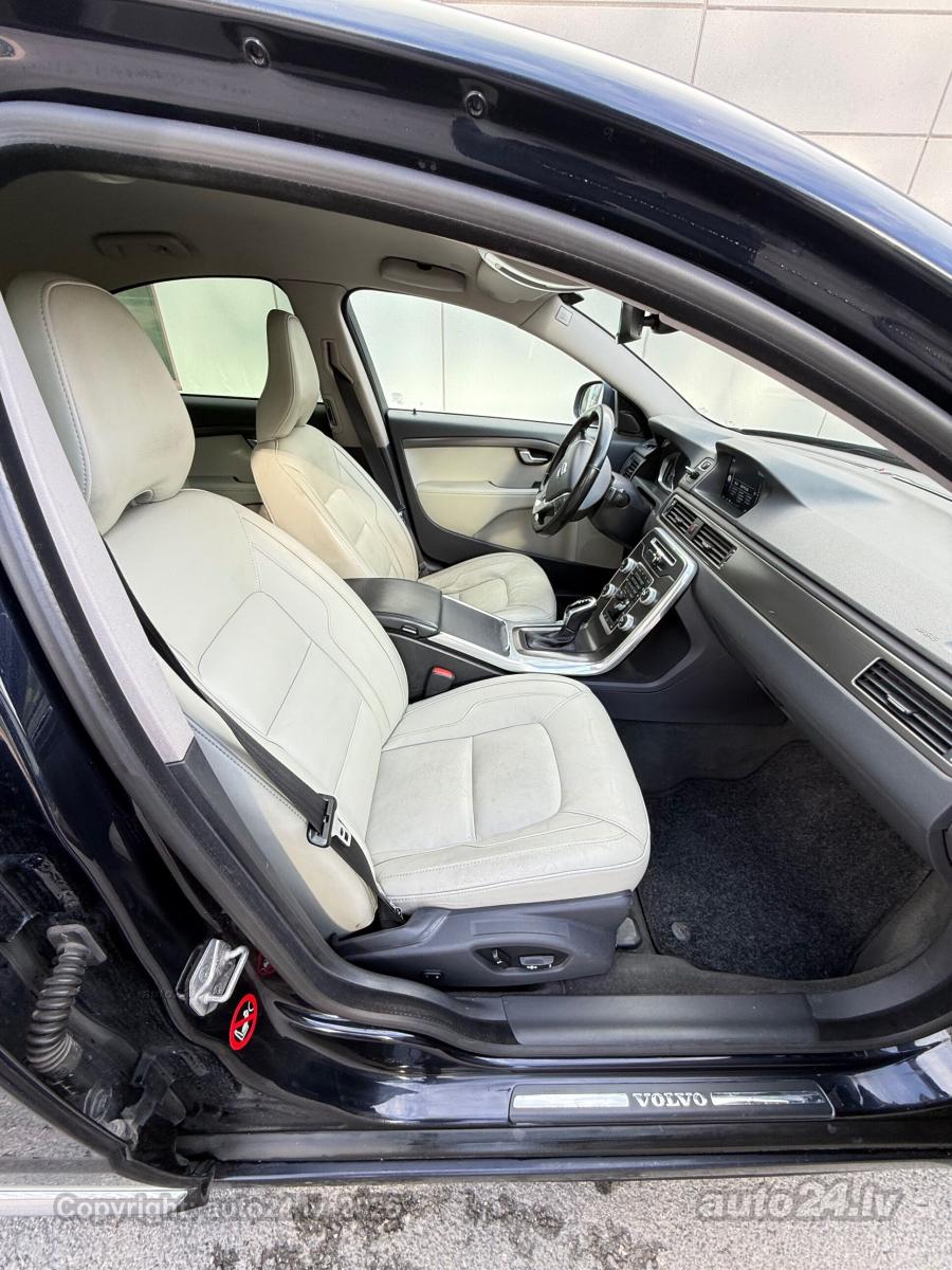 Zils Volvo S80 2015 Tallina, ar dzinēja tilpumu 2.00 L un nobraukumu 230 tūkst. km par 9000 €, foto 10 vietnē AUTOMOTO.COM.LV