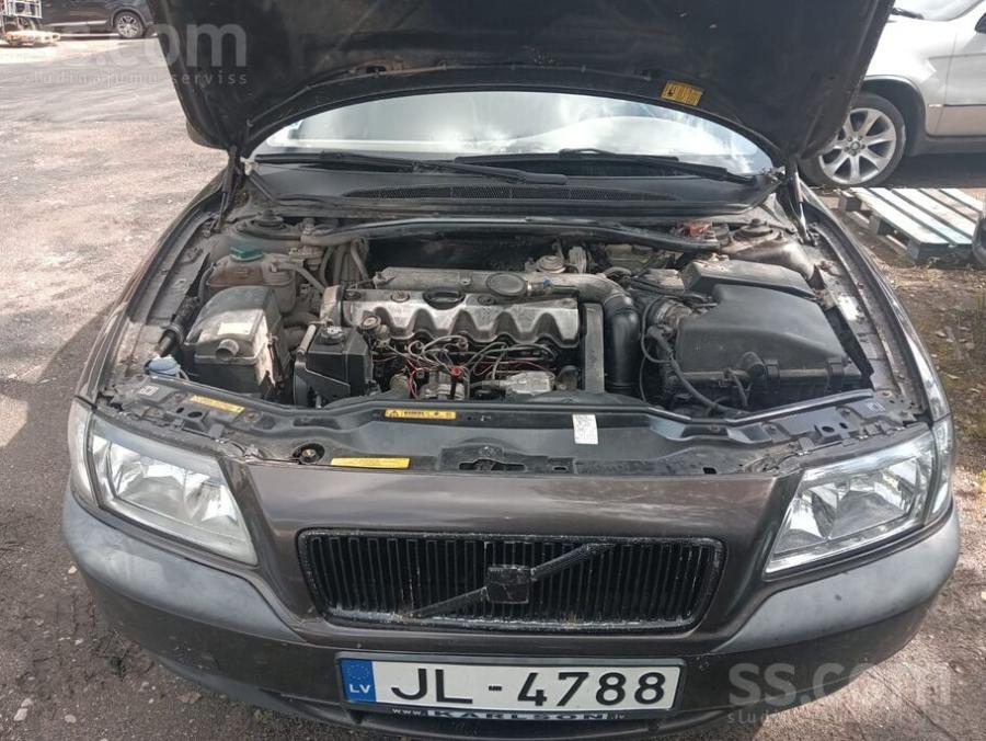 Brūns Volvo S80 1999 Valmiera, ar dzinēja tilpumu 2.50 L un nobraukumu 455 tūkst. km par 1390 €, foto 4 vietnē AUTOMOTO.COM.LV