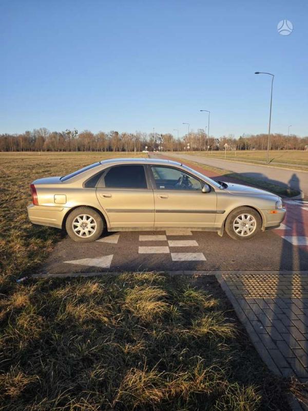 Brown Volvo S80 2002 in Kaunas, with an engine capacity of 2.40 L and mileage of 471 thousand km for 1200 €, photo 4 on AUTOMOTO.COM.LV