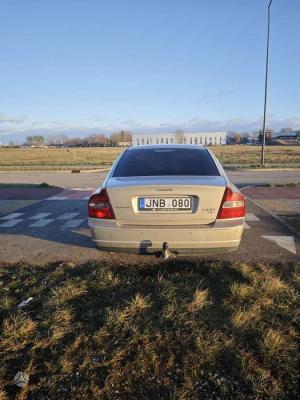Brown Volvo S80 2002 in Kaunas, with an engine capacity of 2.40 L and mileage of 471 thousand km for 1200 €, photo 6 on AUTOMOTO.COM.LV