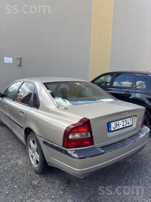 Brūns Volvo S80 2002 Saldus, ar dzinēja tilpumu 2.40 L un nobraukumu 600 tūkst. km par 750 €, foto  vietnē AUTOMOTO.COM.LV
