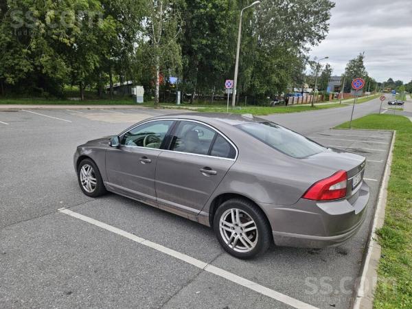 Brown Volvo S80 2006 in Riga, with an engine capacity of 2.40 L and mileage of 367 thousand km for 2100 €, photo 2 on AUTOMOTO.COM.LV