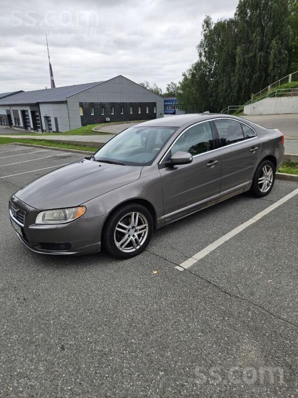 Brown Volvo S80 2006 in Riga, with an engine capacity of 2.40 L and mileage of 367 thousand km for 2100 €, photo 3 on AUTOMOTO.COM.LV