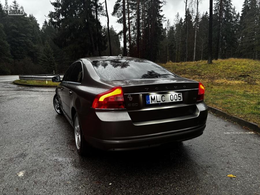 Brown Volvo S80 2006 in Anyksciai, with an engine capacity of 2.40 L and mileage of 315 thousand km for 3500 €, photo 4 on AUTOMOTO.COM.LV