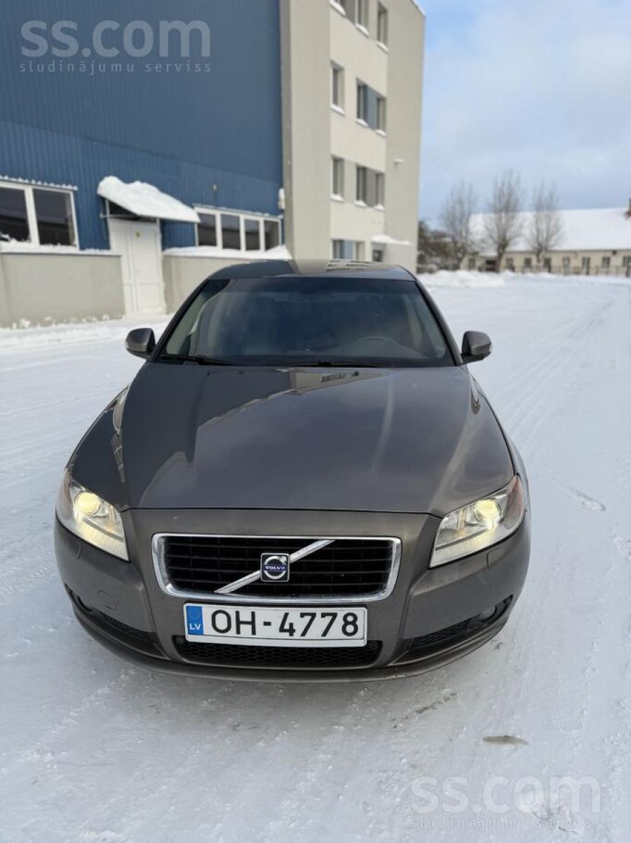Brūns Volvo S80 2006 Rīga, ar dzinēja tilpumu 2.40 L un nobraukumu 0 tūkst. km par 3200 €, foto 2 vietnē AUTOMOTO.COM.LV