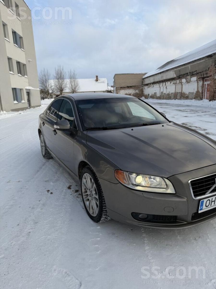 Brūns Volvo S80 2006 Rīga, ar dzinēja tilpumu 2.40 L un nobraukumu 0 tūkst. km par 3200 €, foto 3 vietnē AUTOMOTO.COM.LV