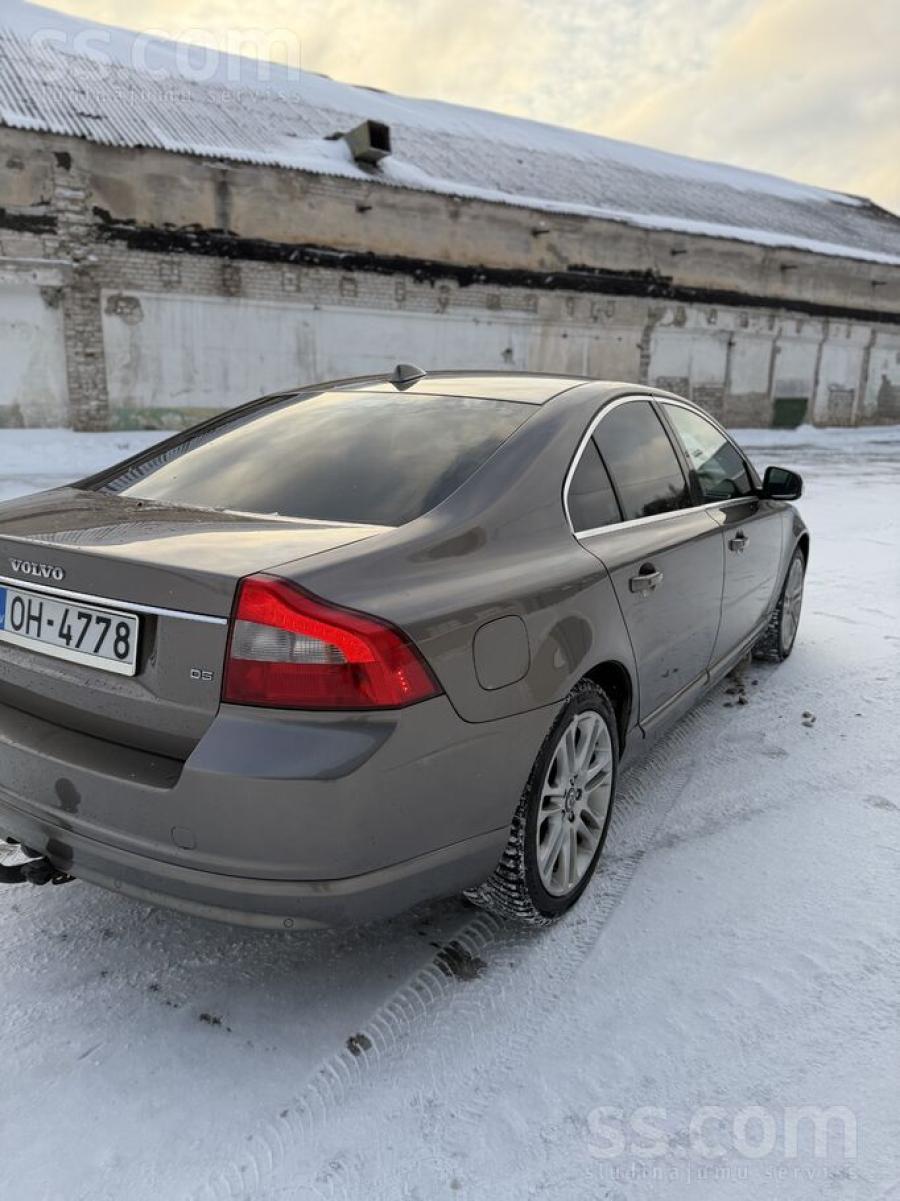 Brūns Volvo S80 2006 Rīga, ar dzinēja tilpumu 2.40 L un nobraukumu 0 tūkst. km par 3200 €, foto 4 vietnē AUTOMOTO.COM.LV