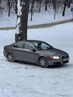 Brown Volvo S80 2006 in Vilnius, with an engine capacity of 2.40 L and mileage of 466 thousand km for 2900 €, photo 2 on AUTOMOTO.COM.LV
