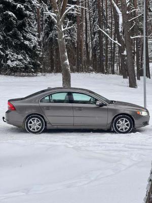 Brown Volvo S80 2006 in Vilnius, with an engine capacity of 2.40 L and mileage of 466 thousand km for 2900 €, photo 7 on AUTOMOTO.COM.LV