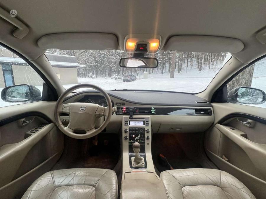 Brown Volvo S80 2006 in Vilnius, with an engine capacity of 2.40 L and mileage of 466 thousand km for 2900 €, photo 9 on AUTOMOTO.COM.LV