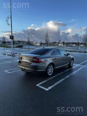 Brown Volvo S80 2006 in Riga, with an engine capacity of 2.40 L and mileage of 357 thousand km for 2999 €, photo 3 on AUTOMOTO.COM.LV