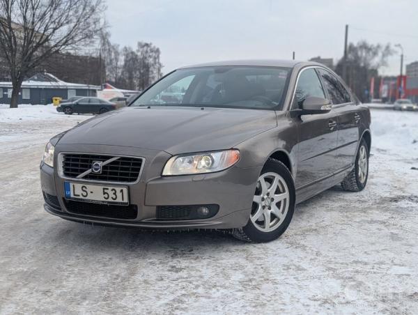 Brūns Volvo S80 2006 Rīga, ar dzinēja tilpumu 2.40 L un nobraukumu 360 tūkst. km par 2900 €, foto 1 vietnē AUTOMOTO.COM.LV
