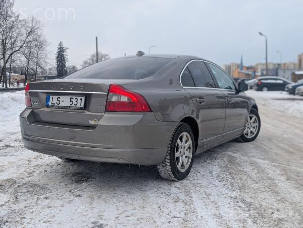 Brūns Volvo S80 2006 Rīga, ar dzinēja tilpumu 2.40 L un nobraukumu 360 tūkst. km par 2900 €, foto 4 vietnē AUTOMOTO.COM.LV