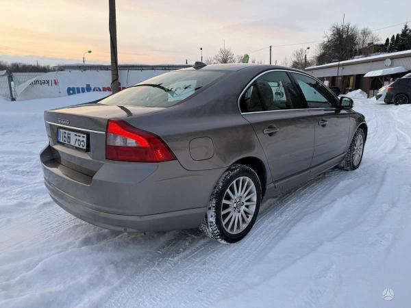 Brūns Volvo S80 2006 Šauļi, ar dzinēja tilpumu 2.40 L un nobraukumu 406 tūkst. km par 3350 €, foto 9 vietnē AUTOMOTO.COM.LV
