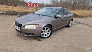 Brown Volvo S80 2006 in Vilnius, with an engine capacity of 2.40 L and mileage of 263 thousand km for 2500 €, photo 4 on AUTOMOTO.COM.LV
