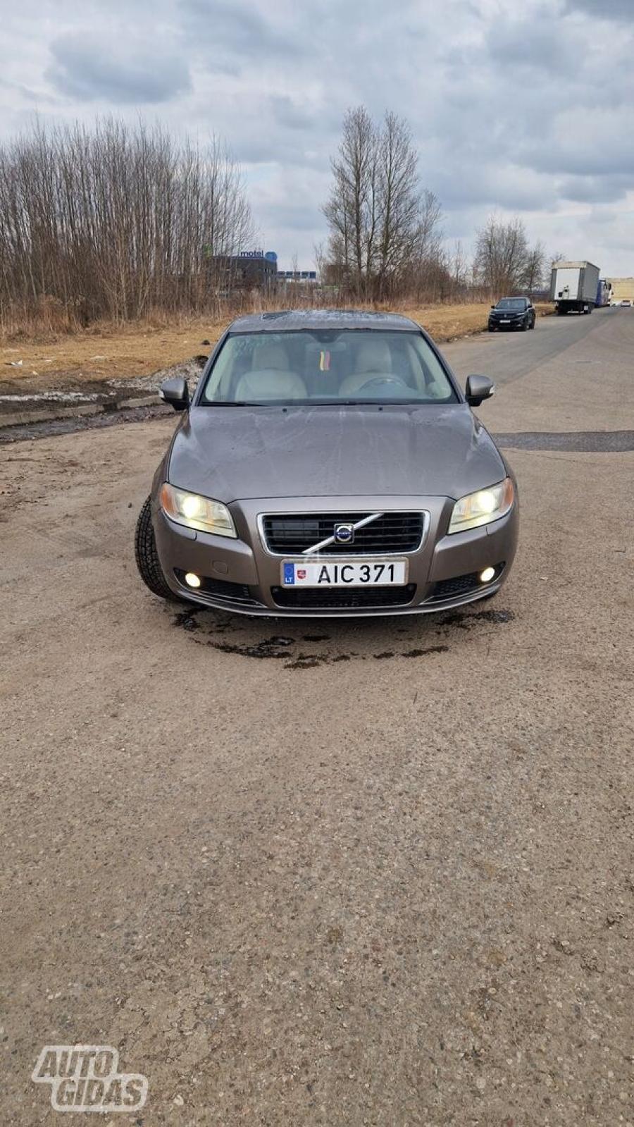 Brown Volvo S80 2006 in Vilnius, with an engine capacity of 2.40 L and mileage of 263 thousand km for 2500 €, photo 7 on AUTOMOTO.COM.LV