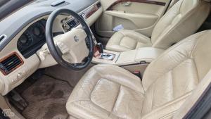 Brown Volvo S80 2006 in Vilnius, with an engine capacity of 2.40 L and mileage of 263 thousand km for 2500 €, photo 11 on AUTOMOTO.COM.LV