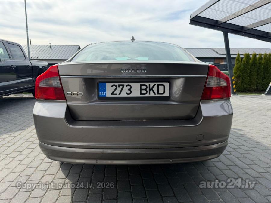 Brown Volvo S80 2006 in Tallinn, with an engine capacity of 2.40 L and mileage of 273 thousand km for 4300 €, photo 8 on AUTOMOTO.COM.LV