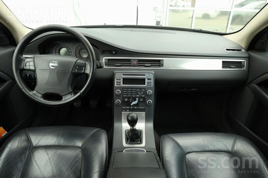 Brown Volvo S80 2006 in Riga, with an engine capacity of 2.40 L and mileage of 0 thousand km for 2995 €, photo 8 on AUTOMOTO.COM.LV
