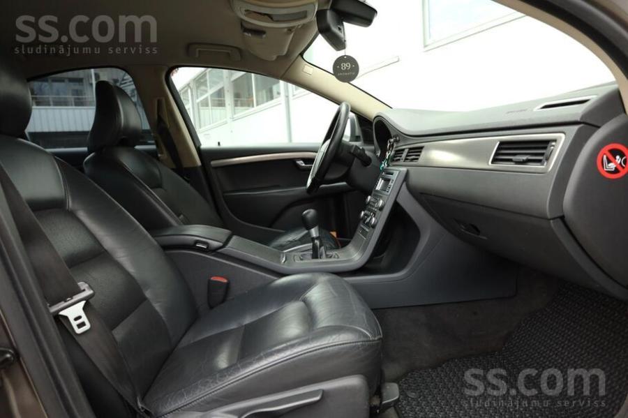 Brown Volvo S80 2006 in Riga, with an engine capacity of 2.40 L and mileage of 0 thousand km for 2995 €, photo 13 on AUTOMOTO.COM.LV