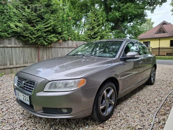Brūns Volvo S80 2006 Rīga, ar dzinēja tilpumu 2.50 L un nobraukumu 481 tūkst. km par 2680 €, foto 1 vietnē AUTOMOTO.COM.LV