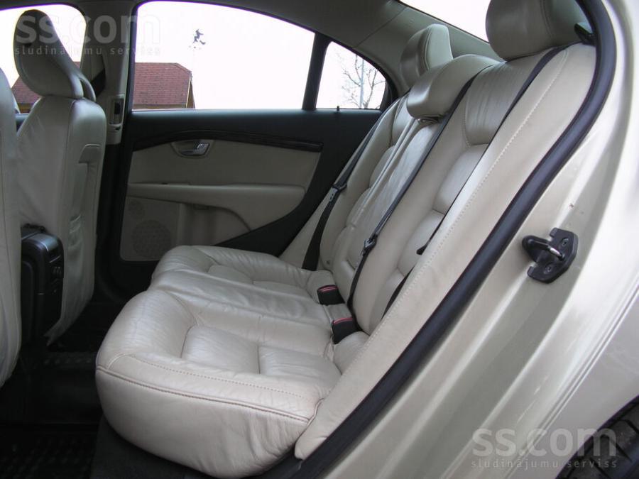 Brown Volvo S80 2006 in Riga, with an engine capacity of 2.40 L and mileage of 0 thousand km for 4250 €, photo 22 on AUTOMOTO.COM.LV