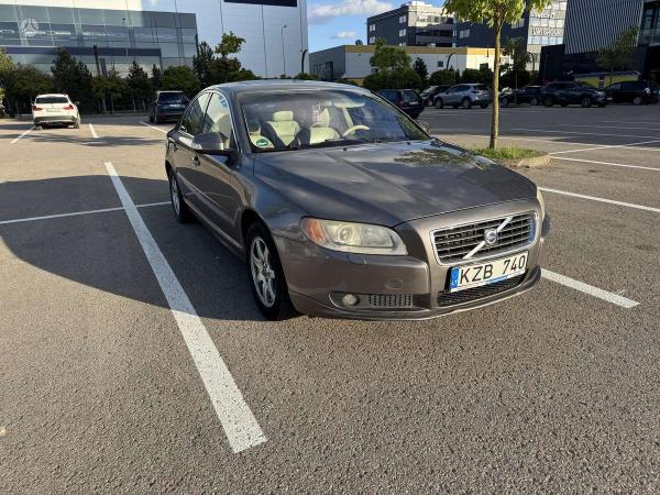 Brown Volvo S80 2006 in Vilnius, with an engine capacity of 2.40 L and mileage of 360 thousand km for 1990 €, photo 1 on AUTOMOTO.COM.LV