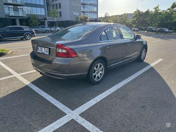 Brown Volvo S80 2006 in Vilnius, with an engine capacity of 2.40 L and mileage of 360 thousand km for 1990 €, photo 2 on AUTOMOTO.COM.LV