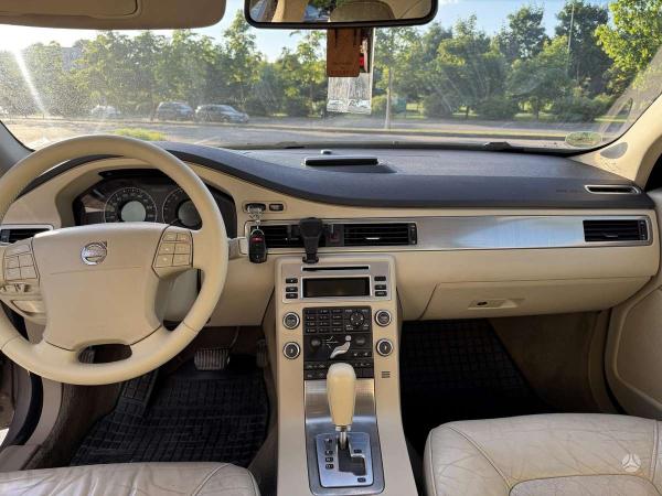 Brown Volvo S80 2006 in Vilnius, with an engine capacity of 2.40 L and mileage of 360 thousand km for 1990 €, photo 6 on AUTOMOTO.COM.LV