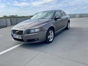 Brūns Volvo S80 2006 Viļņa, ar dzinēja tilpumu 2.40 L un nobraukumu 345 tūkst. km par 2000 €, foto  vietnē AUTOMOTO.COM.LV