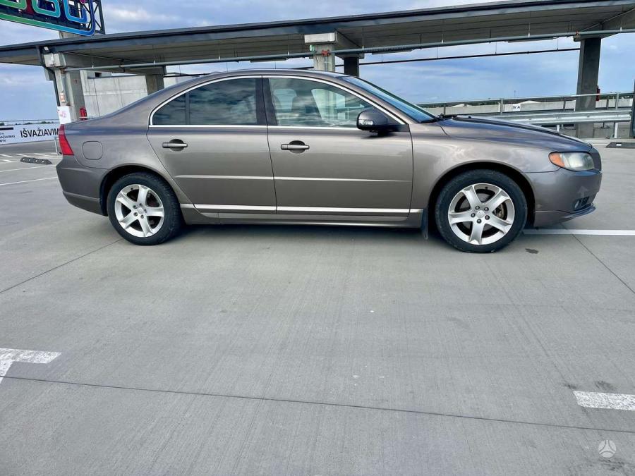 Brown Volvo S80 2006 in Vilnius, with an engine capacity of 2.40 L and mileage of 345 thousand km for 2000 €, photo 7 on AUTOMOTO.COM.LV