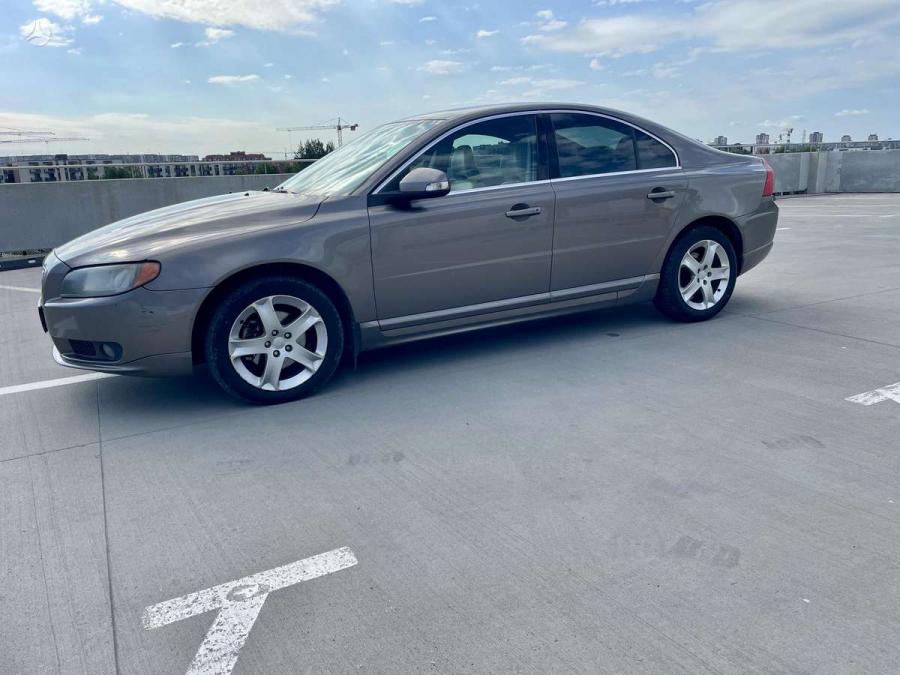 Brown Volvo S80 2006 in Vilnius, with an engine capacity of 2.40 L and mileage of 345 thousand km for 2000 €, photo 8 on AUTOMOTO.COM.LV