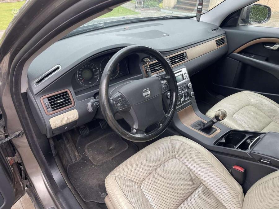 Brown Volvo S80 2006 in Vilnius, with an engine capacity of 2.40 L and mileage of 345 thousand km for 2000 €, photo 13 on AUTOMOTO.COM.LV