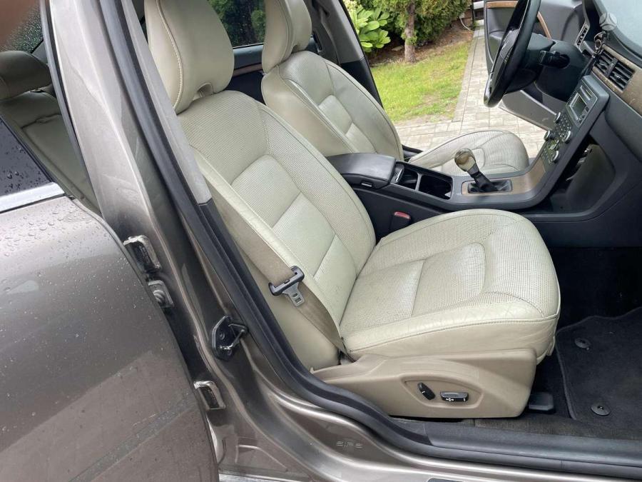 Brown Volvo S80 2006 in Vilnius, with an engine capacity of 2.40 L and mileage of 345 thousand km for 2000 €, photo 15 on AUTOMOTO.COM.LV