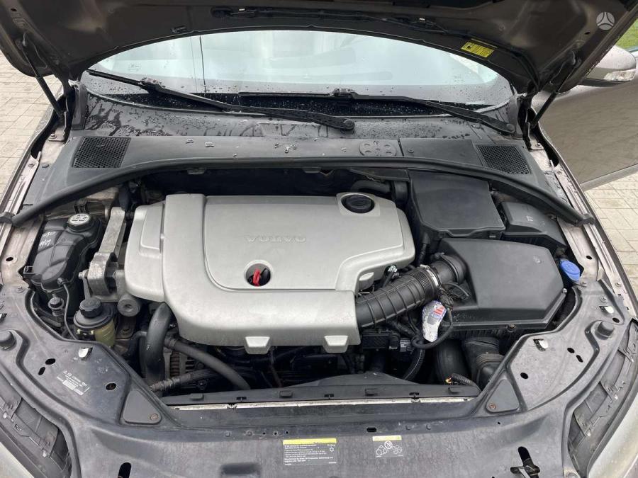 Brown Volvo S80 2006 in Vilnius, with an engine capacity of 2.40 L and mileage of 345 thousand km for 2000 €, photo 17 on AUTOMOTO.COM.LV