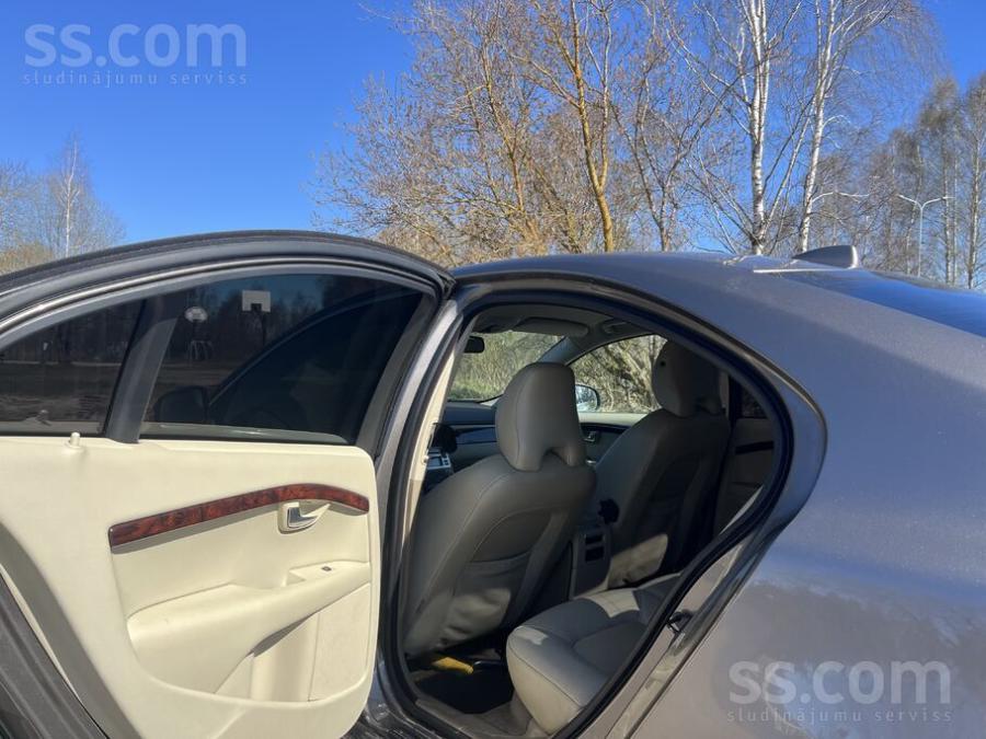 Brown Volvo S80 2006 in Riga, with an engine capacity of 2.40 L and mileage of 411 thousand km for 3800 €, photo 9 on AUTOMOTO.COM.LV