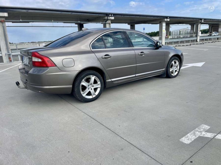 Brown Volvo S80 2006 in Vilnius, with an engine capacity of 2.40 L and mileage of 345 thousand km for 2200 €, photo 5 on AUTOMOTO.COM.LV