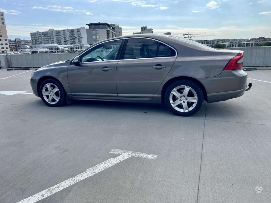 Brown Volvo S80 2006 in Vilnius, with an engine capacity of 2.40 L and mileage of 345 thousand km for 2200 €, photo 8 on AUTOMOTO.COM.LV