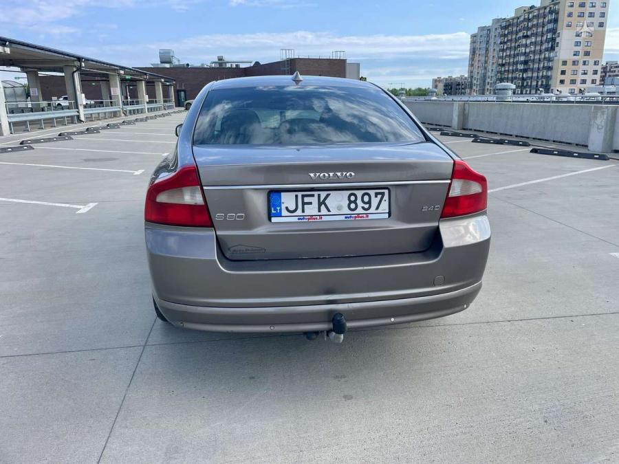 Brown Volvo S80 2006 in Vilnius, with an engine capacity of 2.40 L and mileage of 345 thousand km for 2200 €, photo 9 on AUTOMOTO.COM.LV