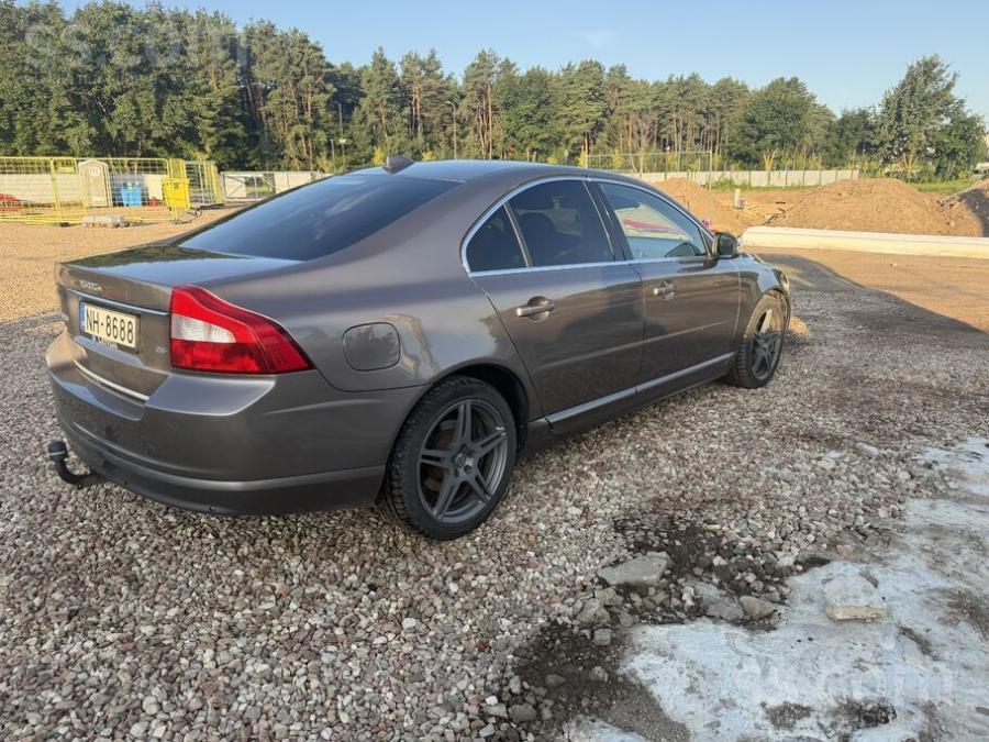 Brown Volvo S80 2006 in Jelgava, with an engine capacity of 2.40 L and mileage of 305 thousand km for 4100 €, photo 5 on AUTOMOTO.COM.LV