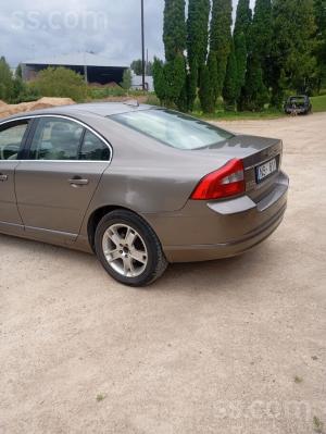 Brown Volvo S80 2006 in Madona, with an engine capacity of 2.40 L and mileage of 308 thousand km for 2650 €, photo 3 on AUTOMOTO.COM.LV