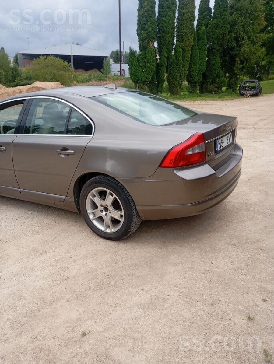 Brown Volvo S80 2006 in Madona, with an engine capacity of 2.40 L and mileage of 308 thousand km for 2650 €, photo 3 on AUTOMOTO.COM.LV