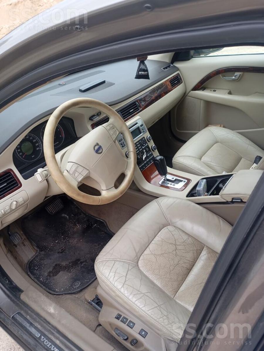 Brown Volvo S80 2006 in Madona, with an engine capacity of 2.40 L and mileage of 308 thousand km for 2650 €, photo 4 on AUTOMOTO.COM.LV