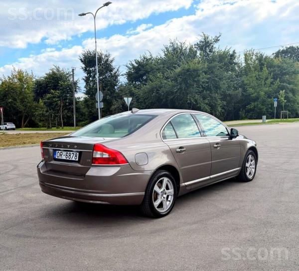 Brūns Volvo S80 2006 Rīga, ar dzinēja tilpumu 2.40 L un nobraukumu 345 tūkst. km par 4000 €, foto 3 vietnē AUTOMOTO.COM.LV