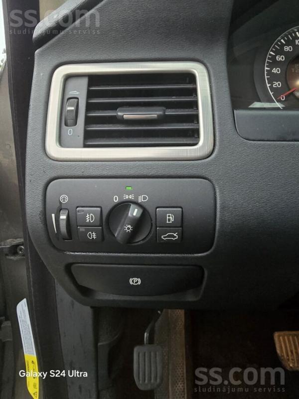 Brūns Volvo S80 2006 Liepāja, ar dzinēja tilpumu 2.40 L un nobraukumu 249 tūkst. km par 3500 €, foto 7 vietnē AUTOMOTO.COM.LV