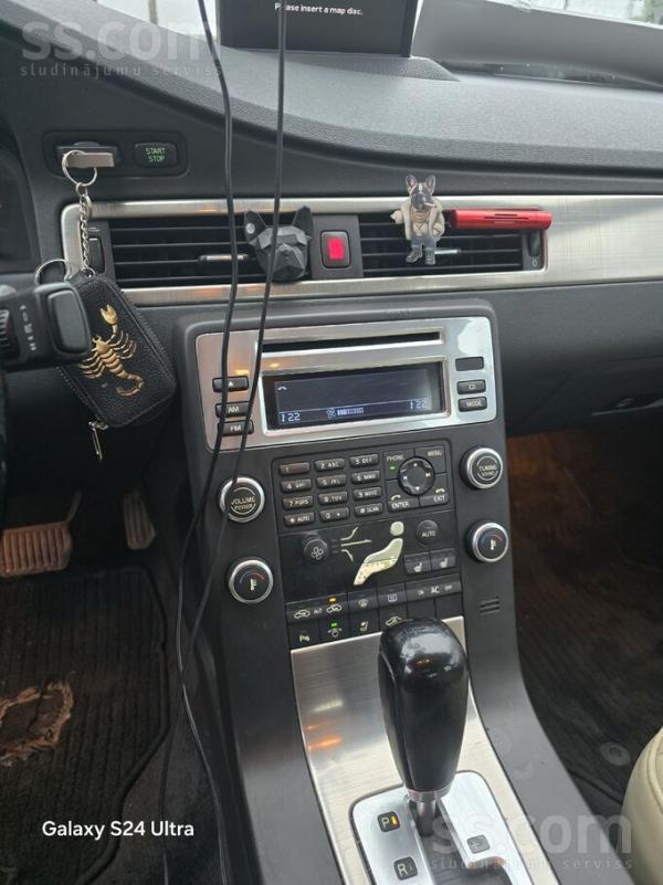 Brūns Volvo S80 2006 Liepāja, ar dzinēja tilpumu 2.40 L un nobraukumu 249 tūkst. km par 3500 €, foto 9 vietnē AUTOMOTO.COM.LV
