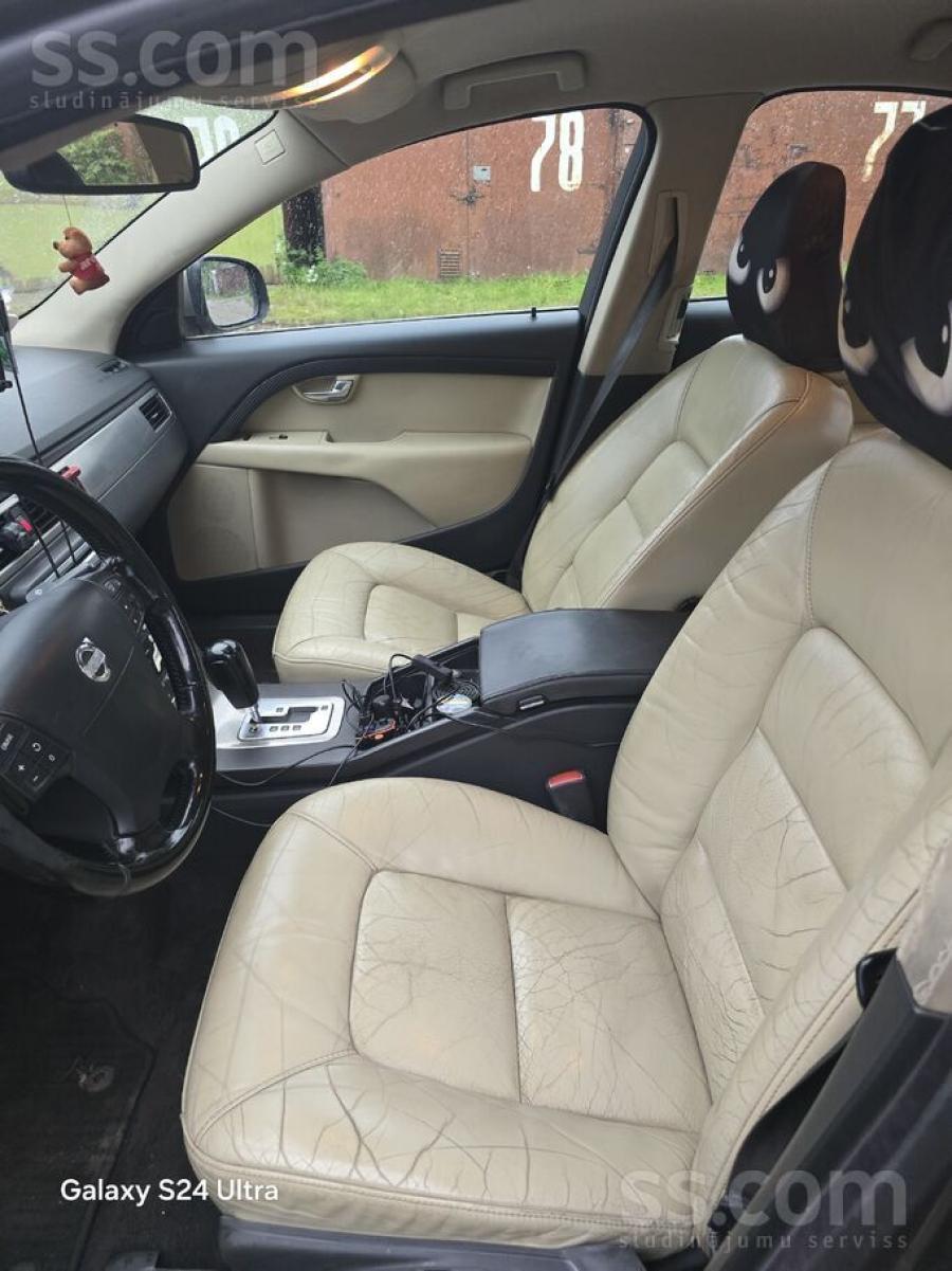 Brūns Volvo S80 2006 Liepāja, ar dzinēja tilpumu 2.40 L un nobraukumu 249 tūkst. km par 3500 €, foto 13 vietnē AUTOMOTO.COM.LV