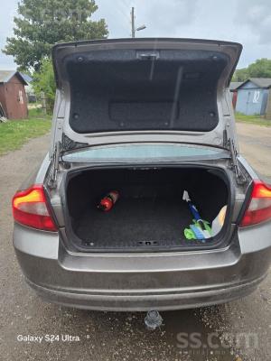 Brūns Volvo S80 2006 Liepāja, ar dzinēja tilpumu 2.40 L un nobraukumu 249 tūkst. km par 3500 €, foto 15 vietnē AUTOMOTO.COM.LV