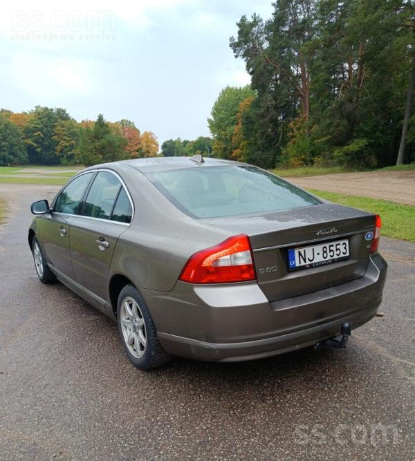 Brown Volvo S80 2006 in Tukums, with an engine capacity of 3.20 L and mileage of 350 thousand km for 2900 €, photo 5 on AUTOMOTO.COM.LV