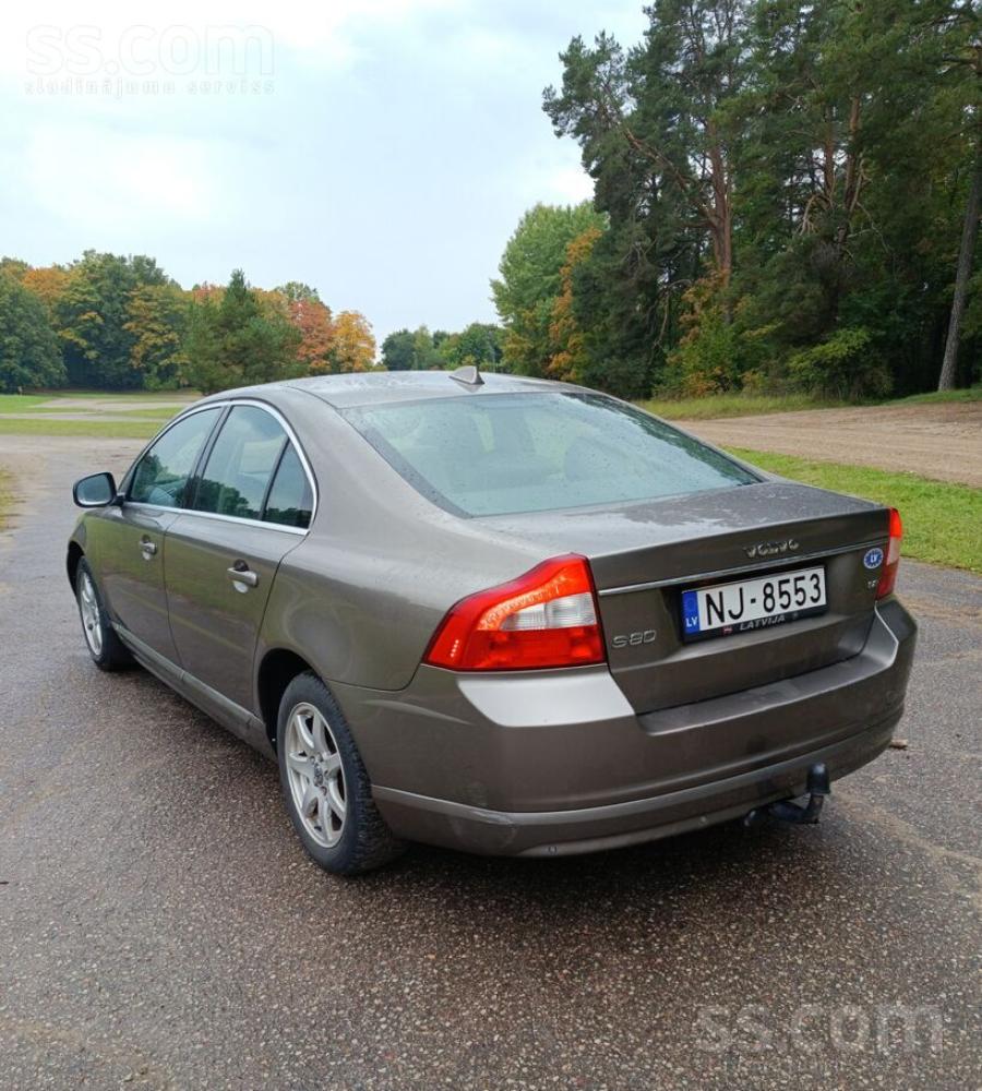 Brown Volvo S80 2006 in Tukums, with an engine capacity of 3.20 L and mileage of 350 thousand km for 2900 €, photo 5 on AUTOMOTO.COM.LV